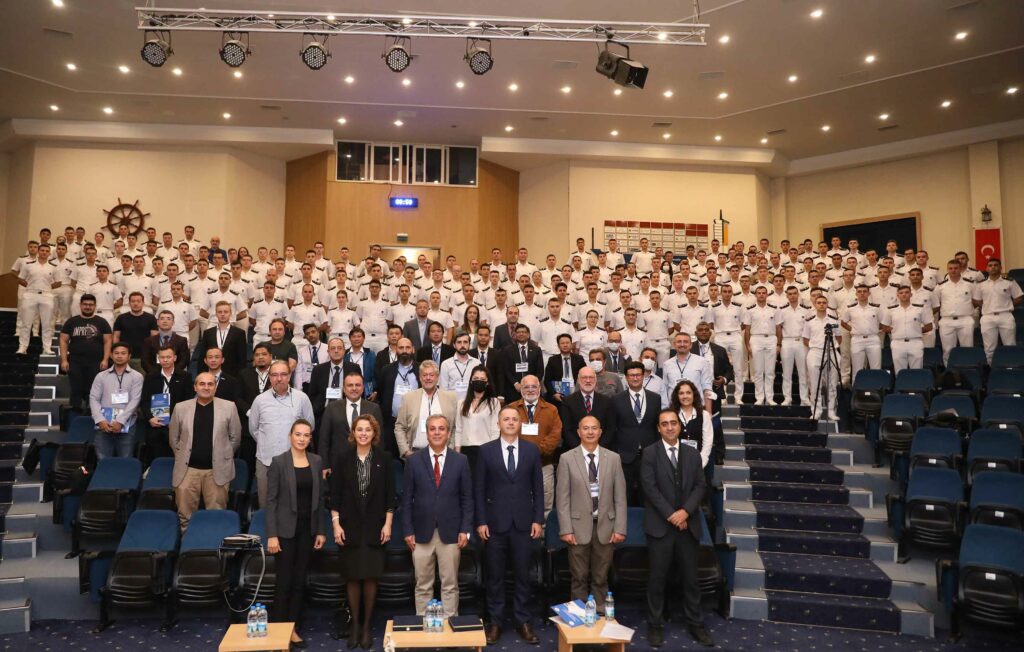 DEÜ’DEKİ ÇALIŞTAYDA İKLİM DEĞİŞİKLİĞİNE DİKKAT ÇEKİLDİ – MEDYA