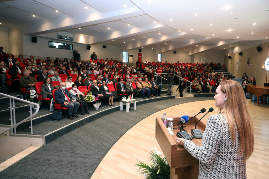 DEÜ’DE DOÇENTLİK HEYECANI – MEDYA